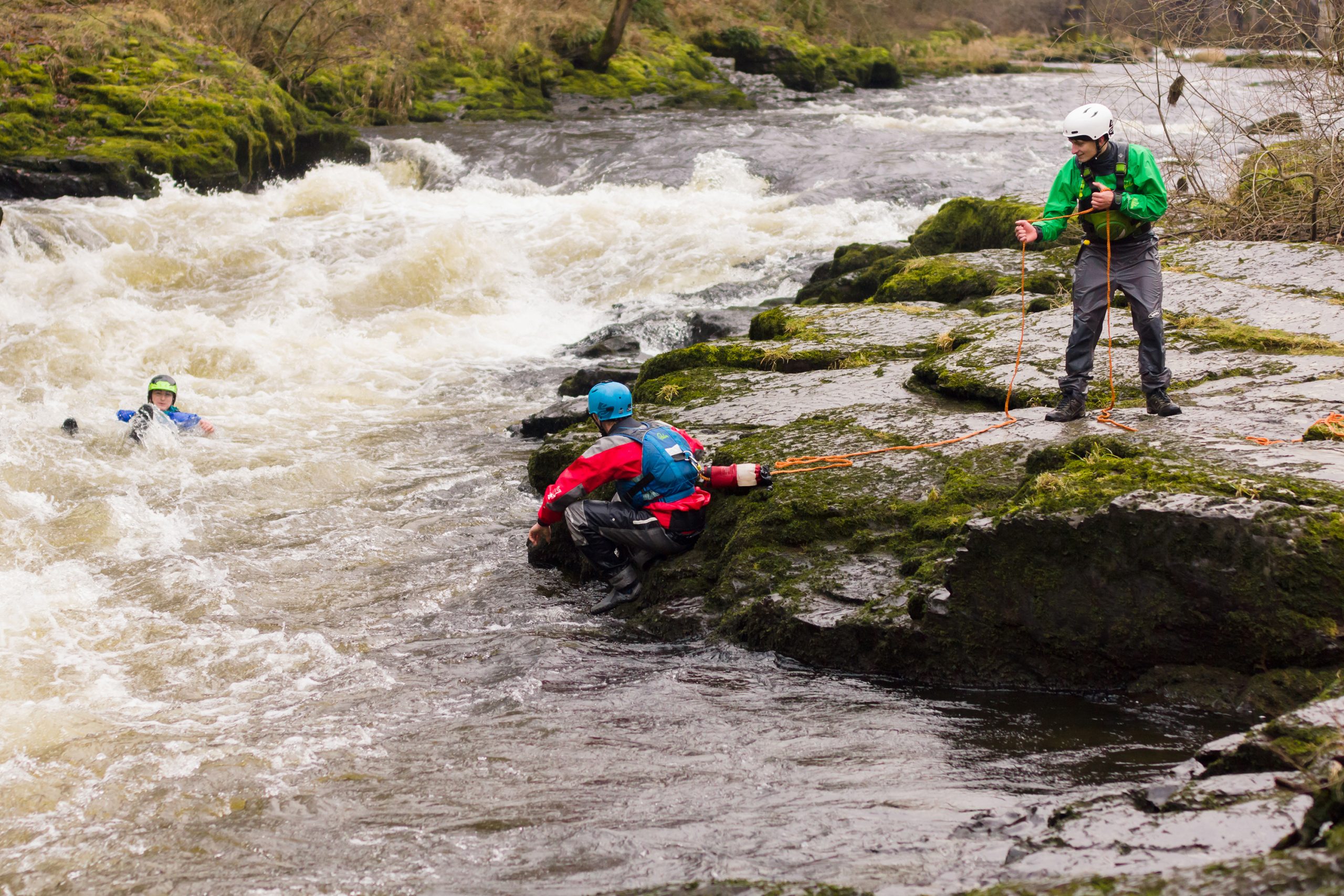 Kayaking Rescue Techniques - kayakingnation